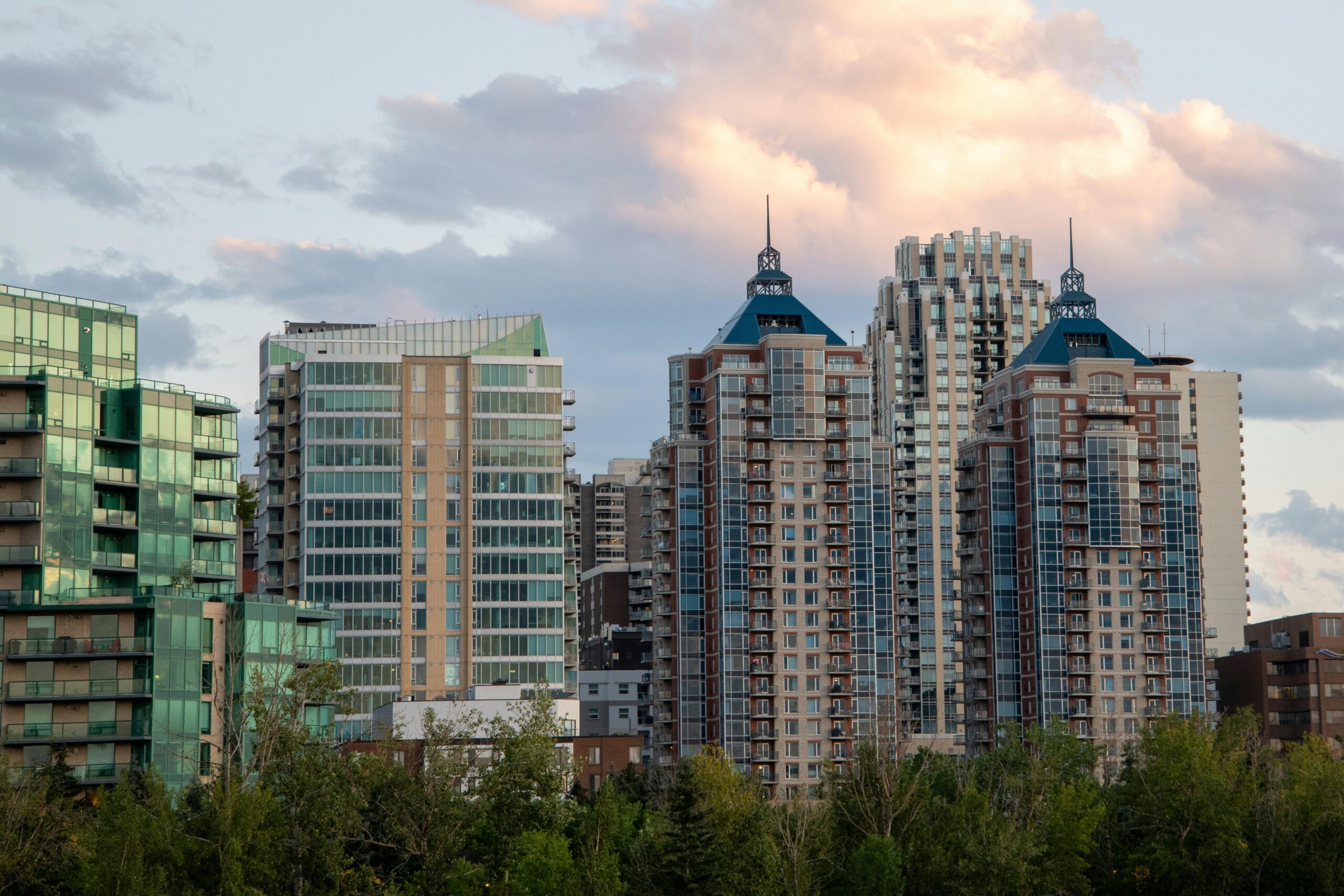 Business Travel Edmonton to Calgary Taxi | Reliable Corporate Transfers